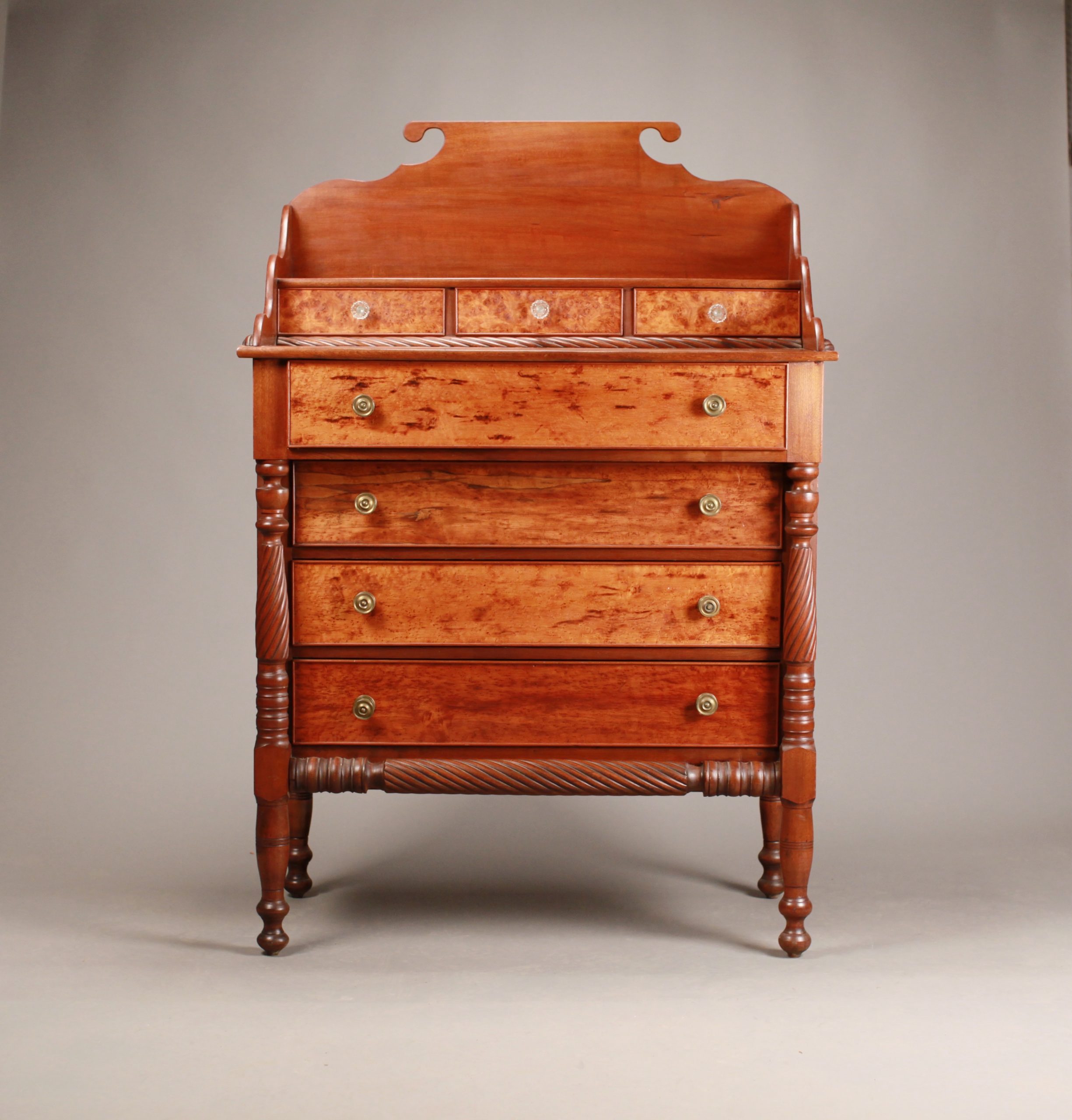LOT 031 BIRDSEYE MAPLE MAHOGANY SHERATON CHEST WITH HIGH SCROLLED LOT 031 BIRDSEYE MAPLE MAHOGANY SHERATON CHEST WITH HIGH SCROLLED