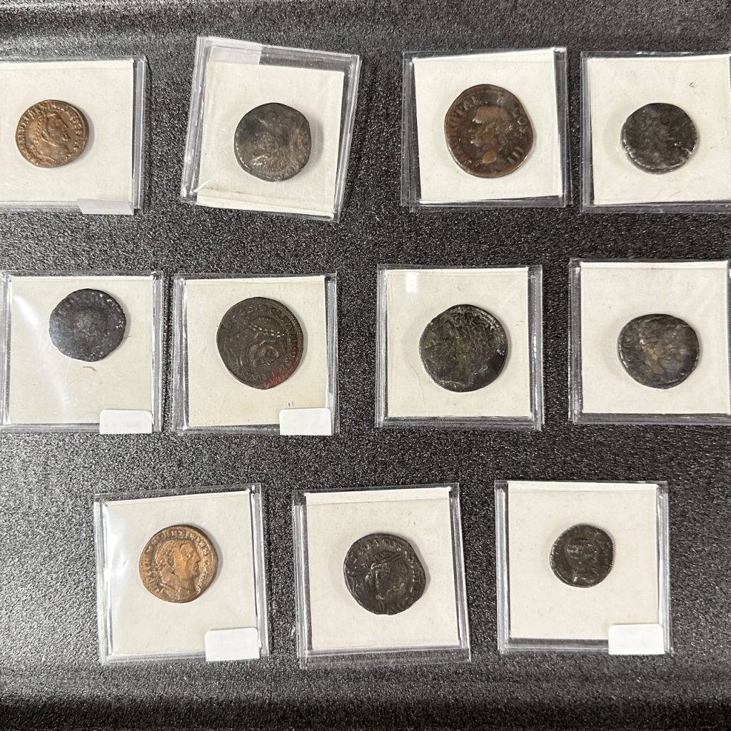 LOT 727 – ROMAN COINS